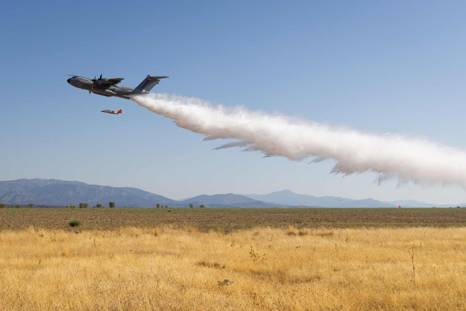 Airbus successfully tests firefighting kit on A400M | Airbus