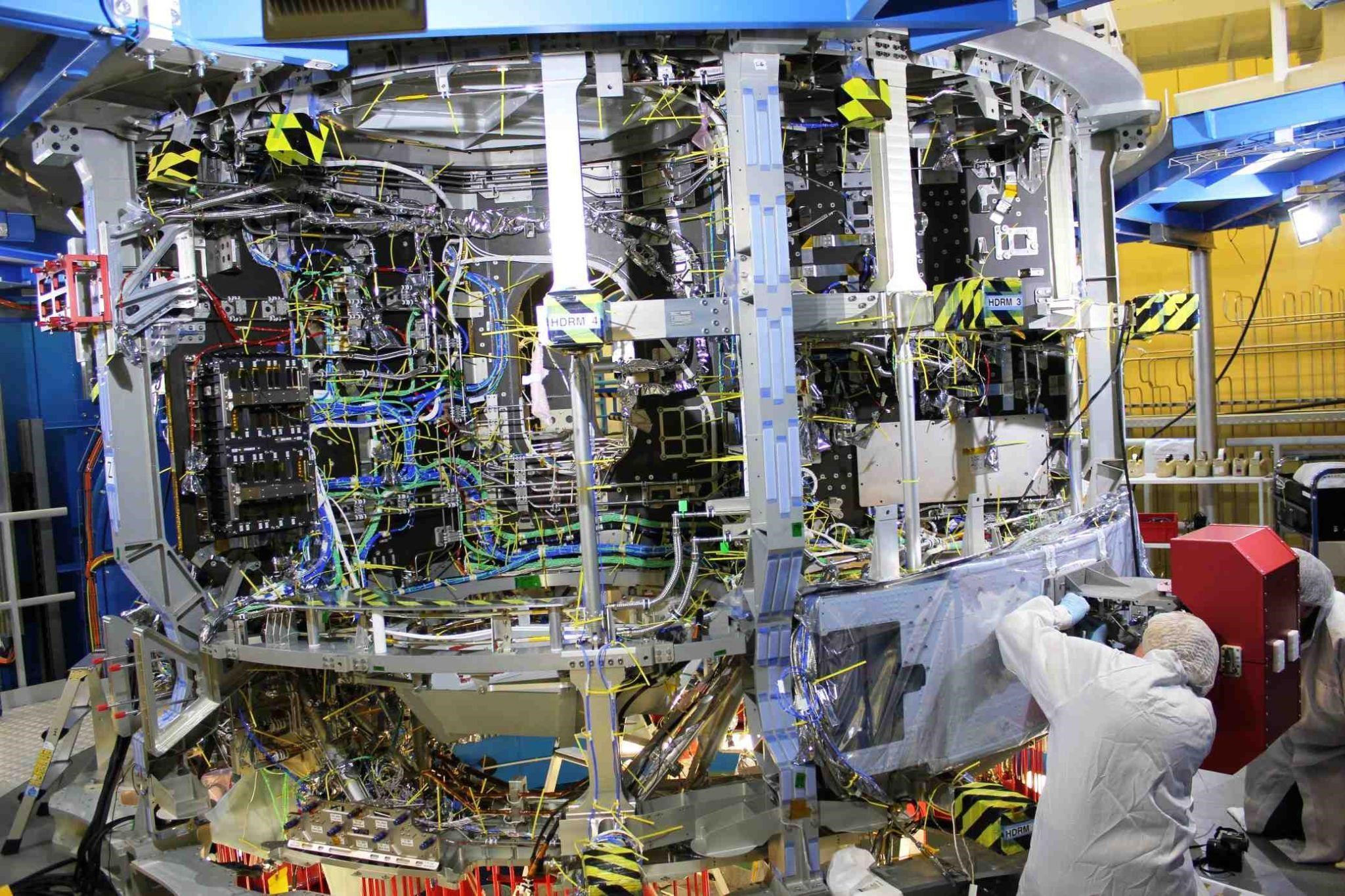 Fly me to the Moon! NASA's Orion spacecraft with the Airbus-built European Service Module is ...