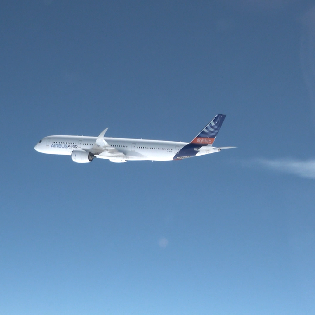 Non-CO2 emissions and contrails, explained | Airbus