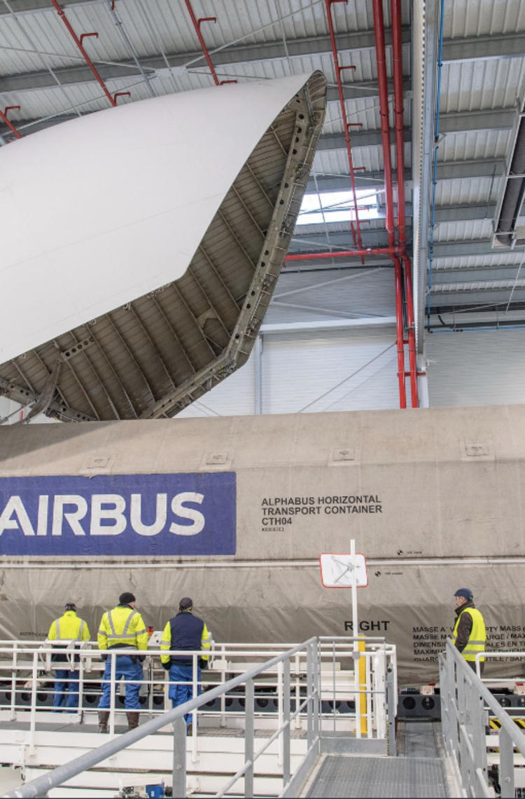 Airbus built Inmarsat-6 F2 satellite arrives on board an Airbus Beluga ...