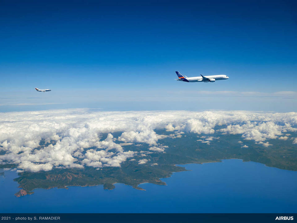 World’s first in-flight study of commercial aircraft using 100% ...